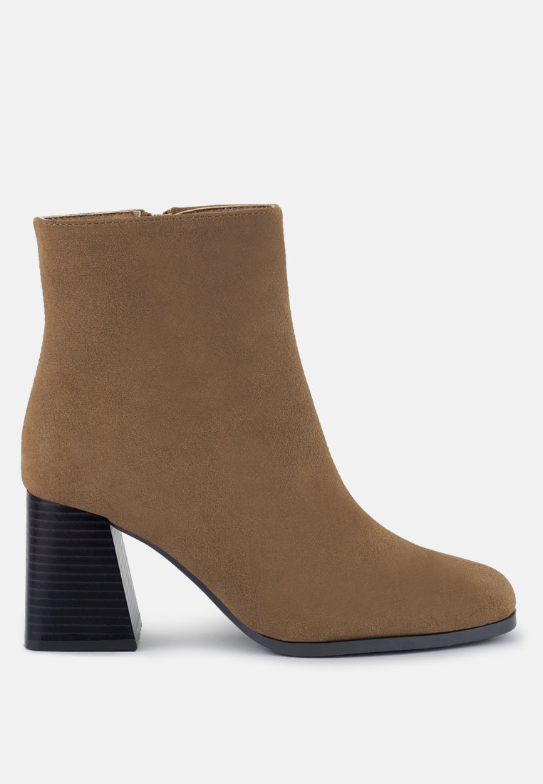 SteinMart.com | Cox Cut Out Block Heeled Chelsea Boots – Stein Mart